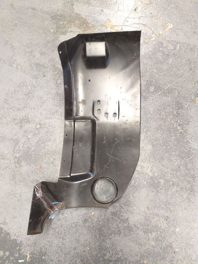Wheel arch panel RF until 6/82