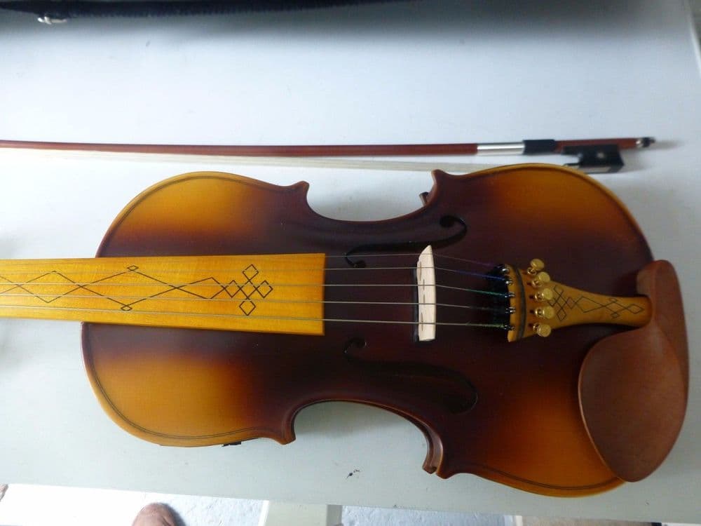 FIDDLE CELTIC CEILIDH BAROQUE EXTRA STRING ELECTRO-ACOUSTIC WITH BOW/CASE
