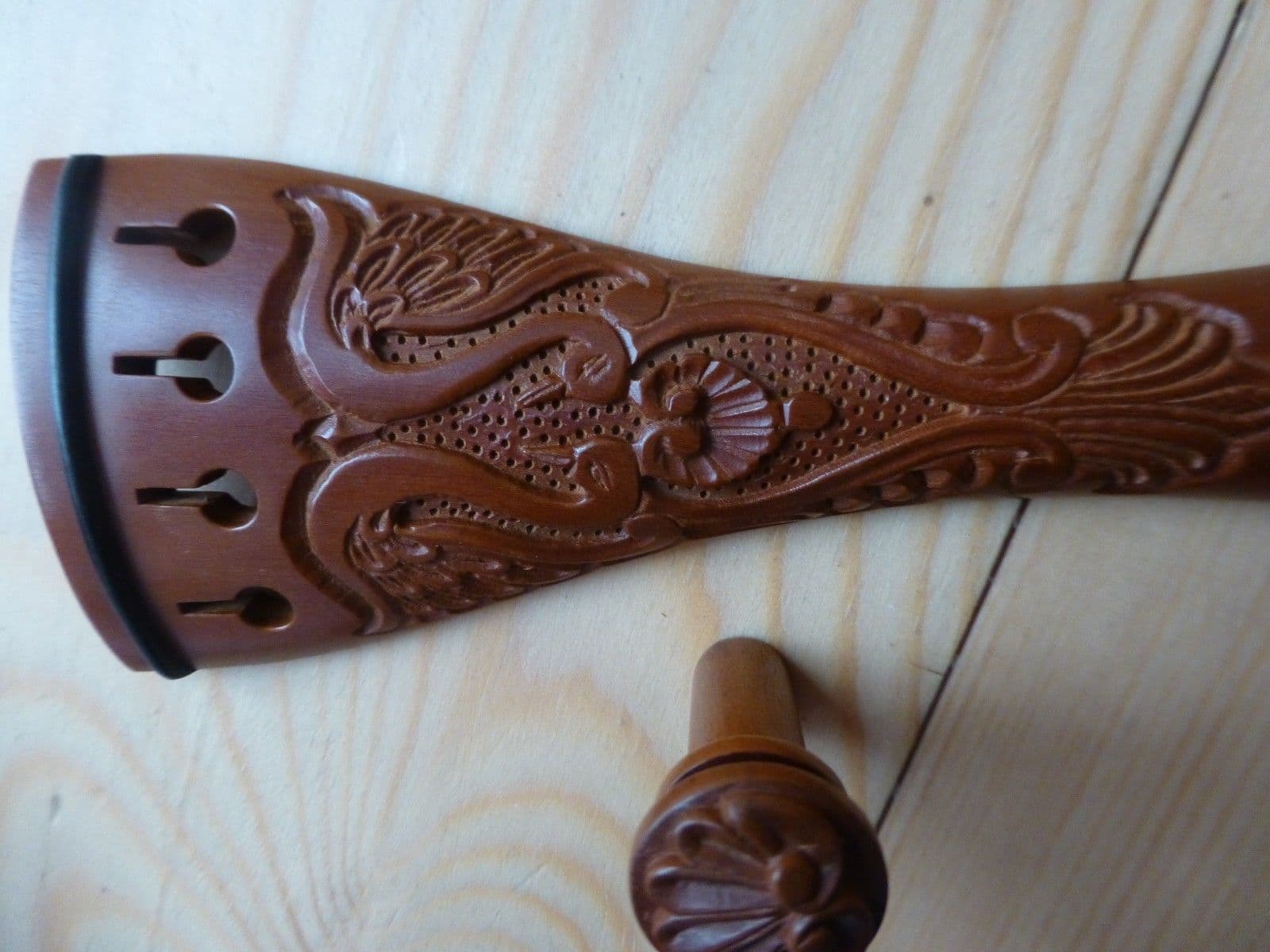 VIOLIN FITTINGS LUXURIOUSLY CARVED PEGS TAILPIECE AND END PIN UK SELLER