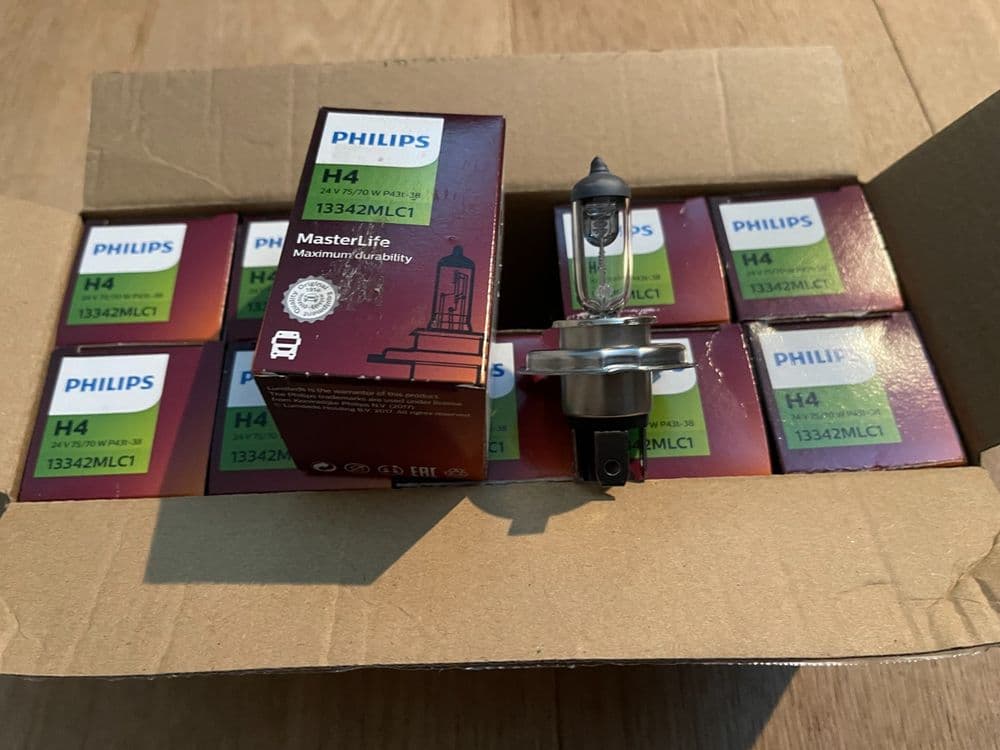 JOB LOT X 100 GENUINE PHILIPS 24V 75/70W H4 BULBS BUS TRUCK LORRY ...
