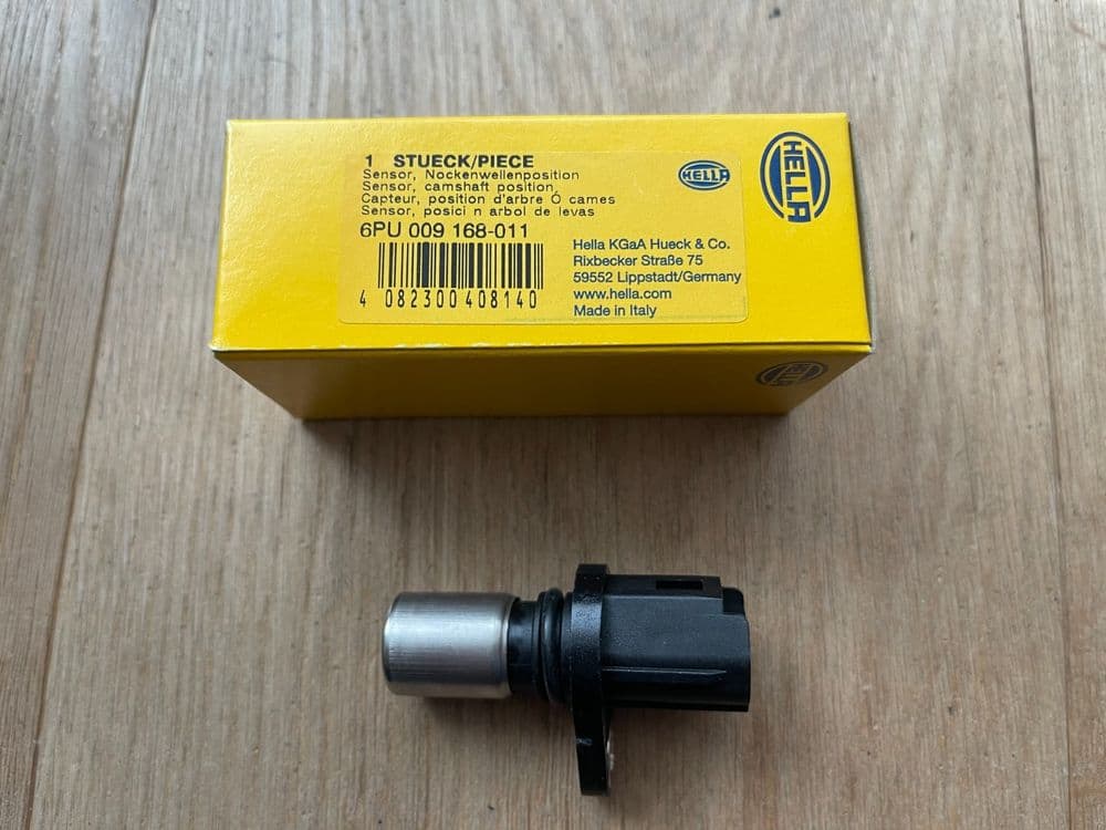 TOYOTA YARIS CAMSHAFT POSITION SENSOR GENUINE HELLA BRAND NEW