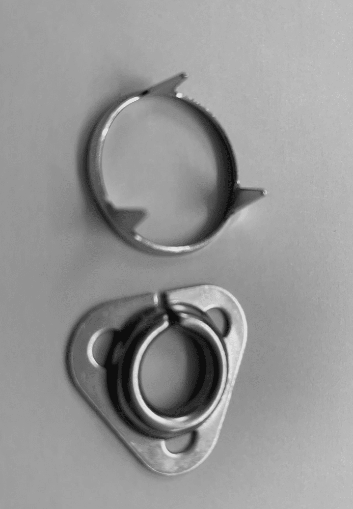 Carpet fastener prong & clinch plate