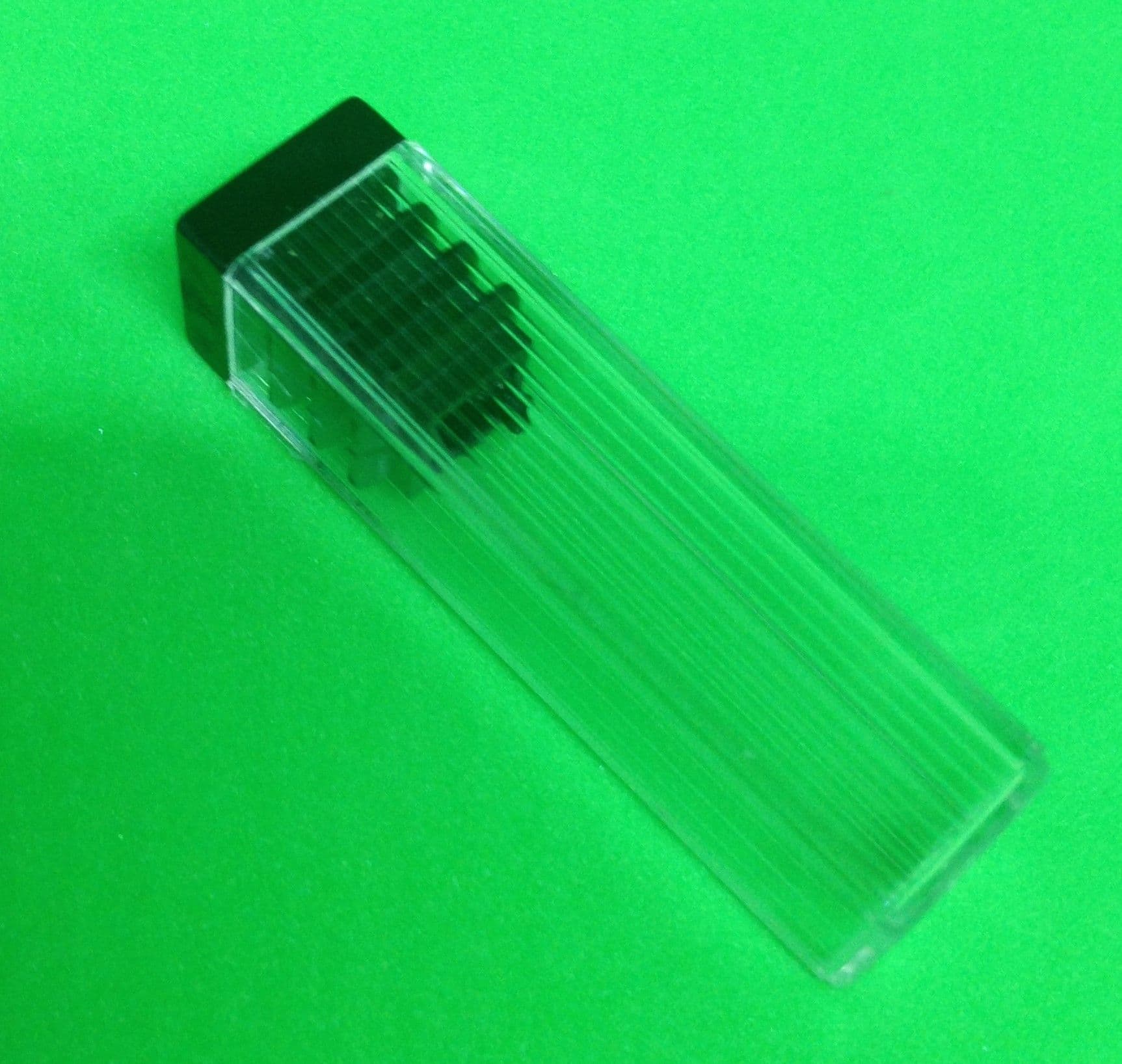 Spectrophotometer Cuvettes with Caps and tray