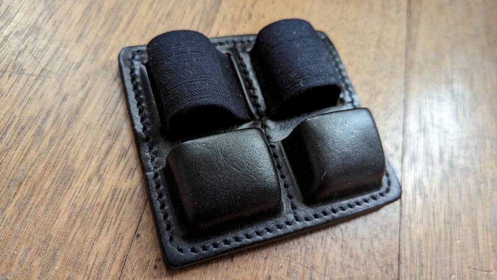 Genuine SAS SBS Leather Double mag pouch for 9mm pistol mags new condition