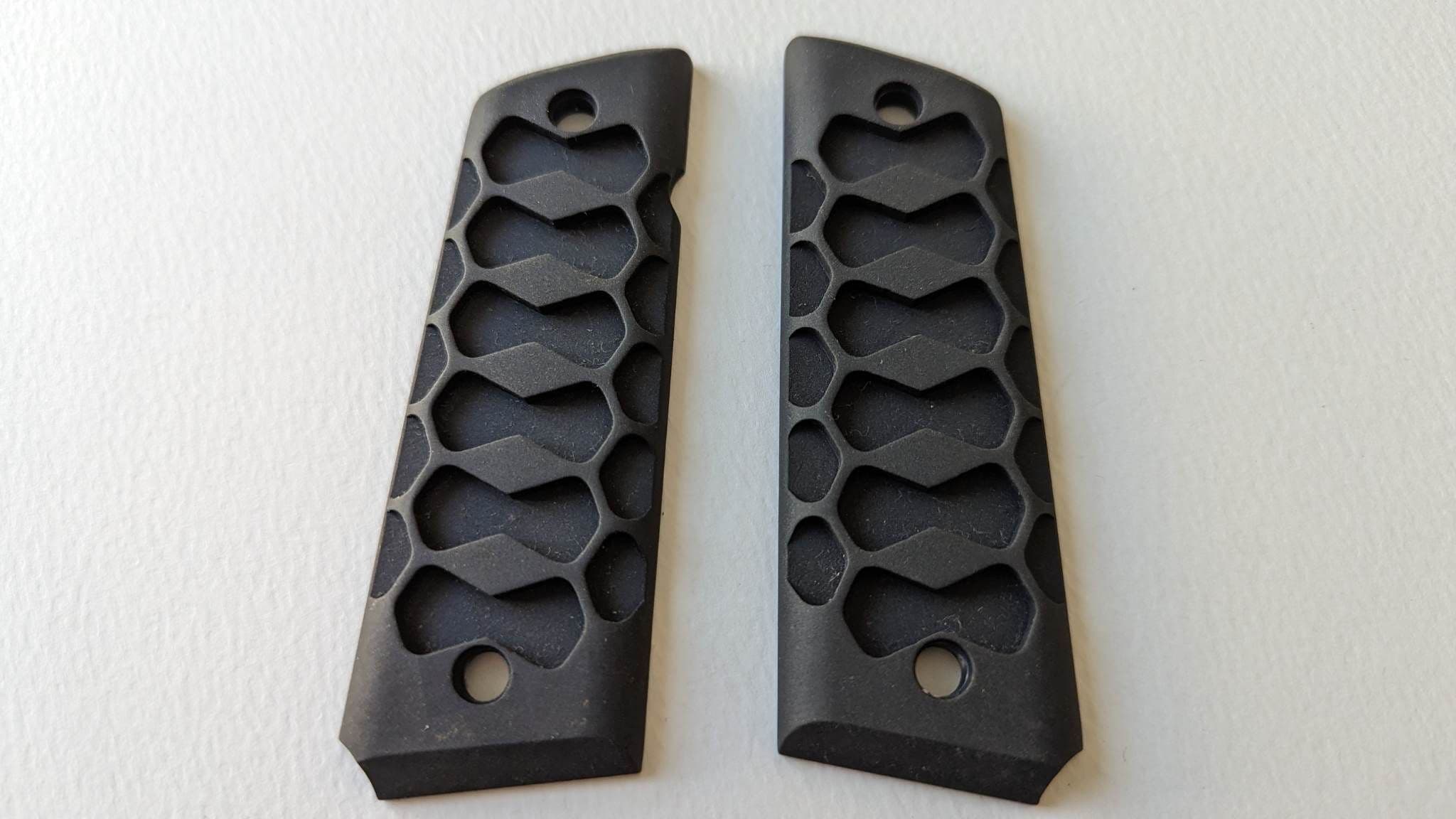 USA Aluminium Grip for M1911/MEU 8 shape Black