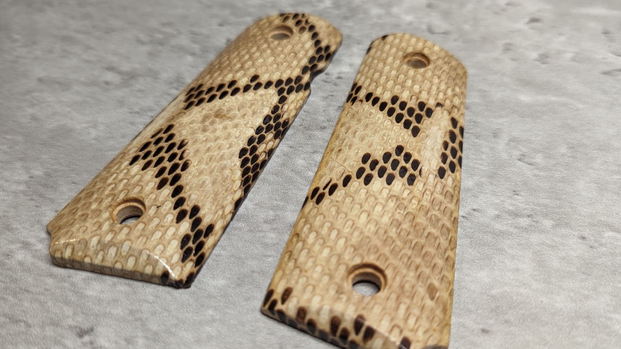 USA Snake skin M1911 grip Python with Ambi-safety cut