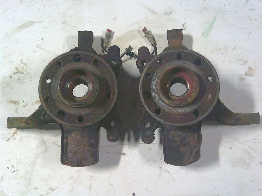 ASTRA MK5 VXR 5-STUD FRONT HUBS & KNUCKLES PAIR