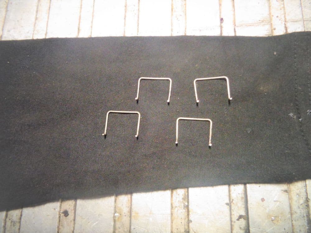 Z20LET / Z20LEH INJECTOR TO LOOM METAL CLIPS x4