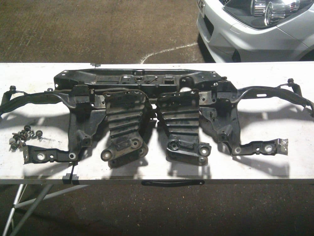 ZAFIRA B VXR FRONT PANEL & CHASSIS LEG END SUPPORTS IN BLACK