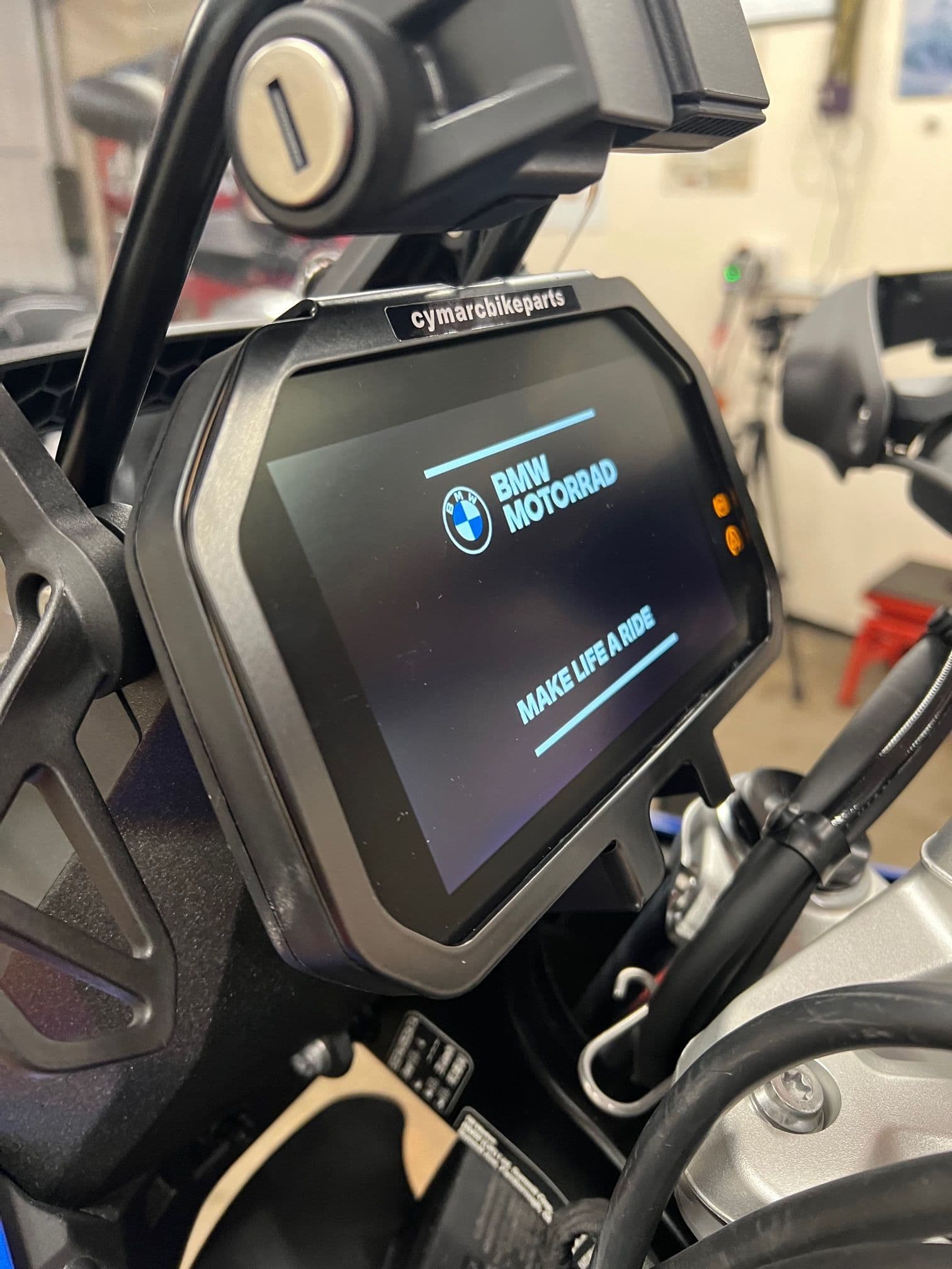 R1300GS/A TFT Display Anti Theft Brace