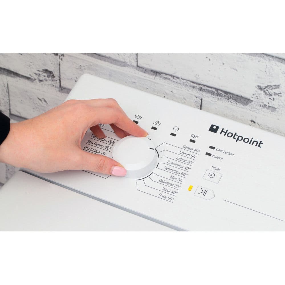 HOTPOINT WMTF722H White 7KG Washing Machine 1200rpm