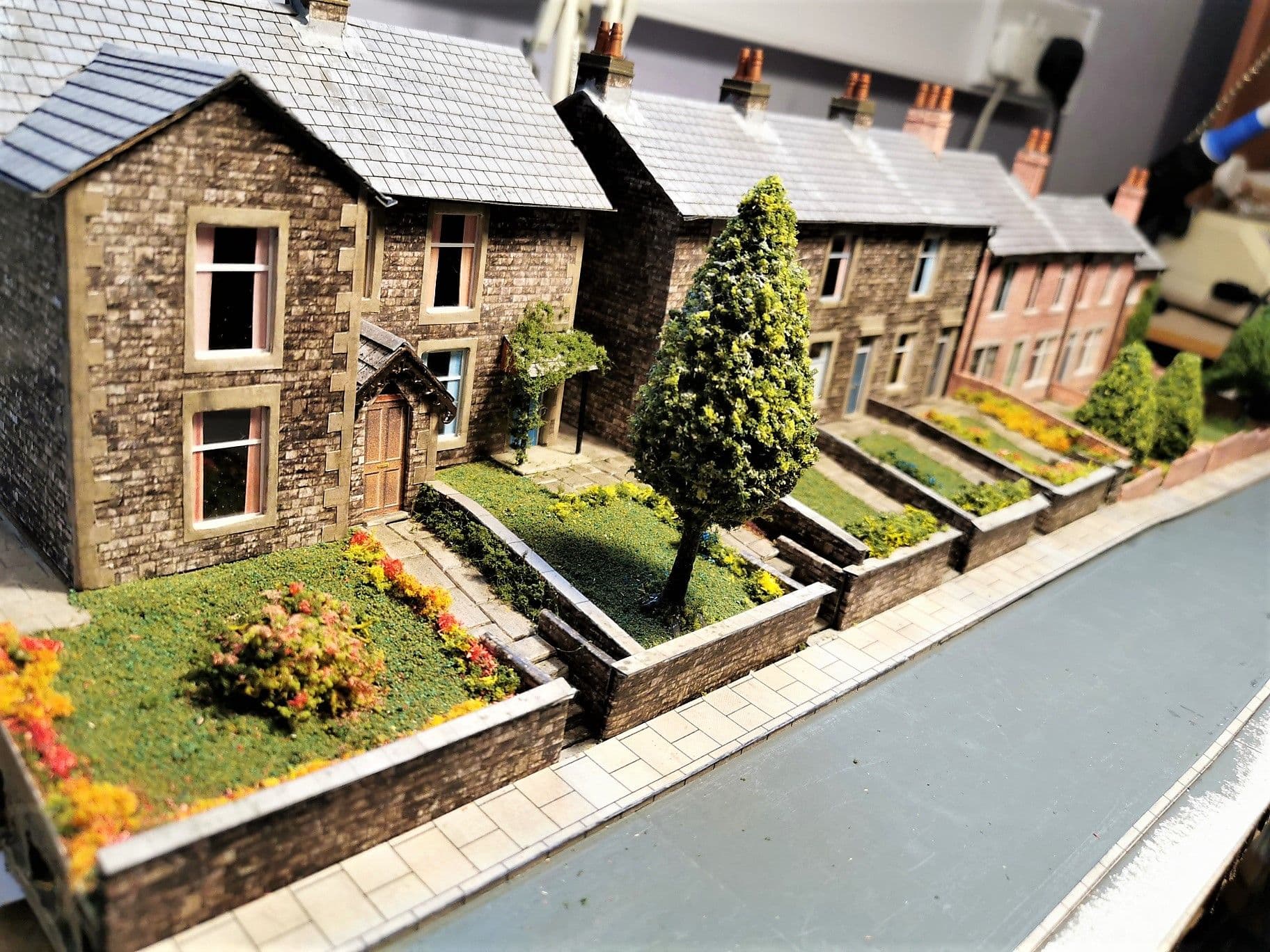 OO Gauge Pavement - Five Ways To Realistically Better