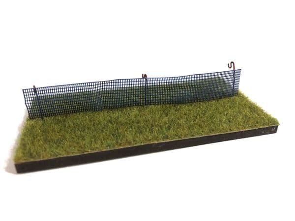AX100-OO Blue Barrier Fencing For Trackside Use OO/4mm/1 76
