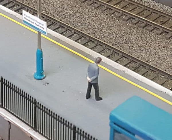 DC022-OO Modern Platform Markings & Mind The Gap Decals OO/4mm/1 76