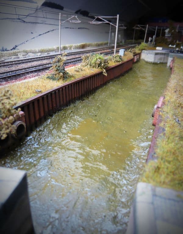 LX107-OO Canal Piling 600mm OO/4mm/1 76