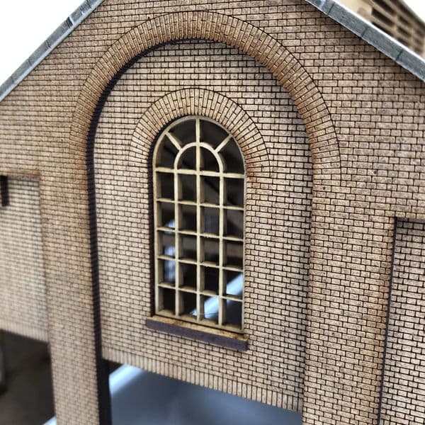 LX230-OO Three Track Engine Shed - OO/4mm/1 76