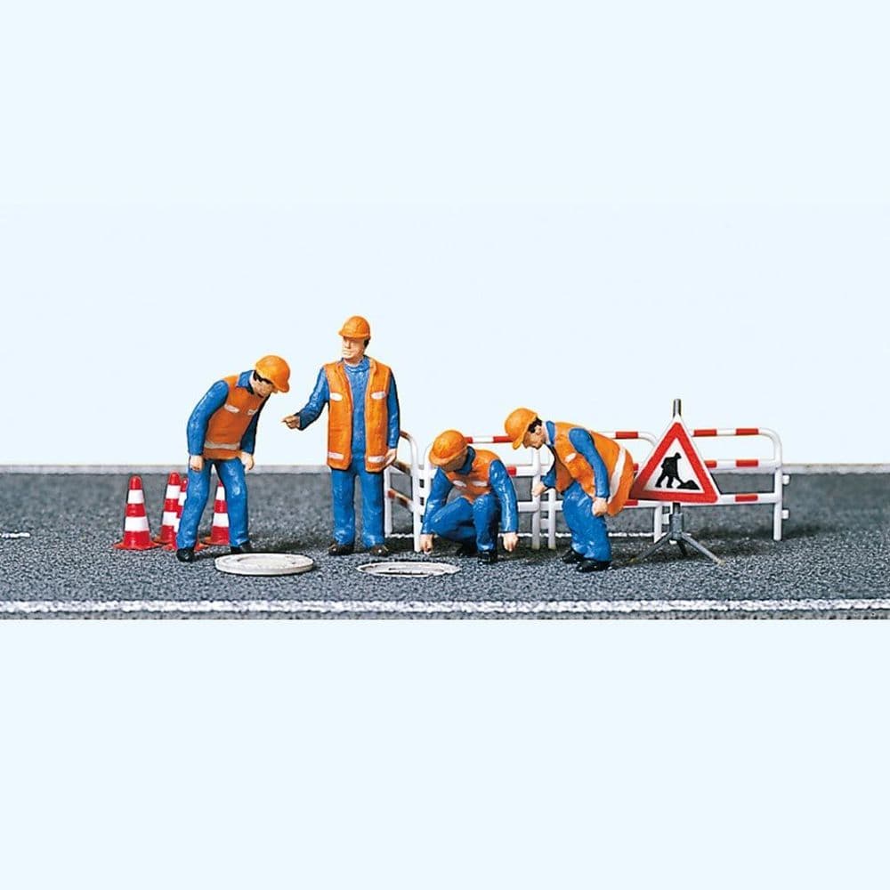 Preiser 10445 Sewermen With Barriers & Manhole Cover for OO/HO Scale