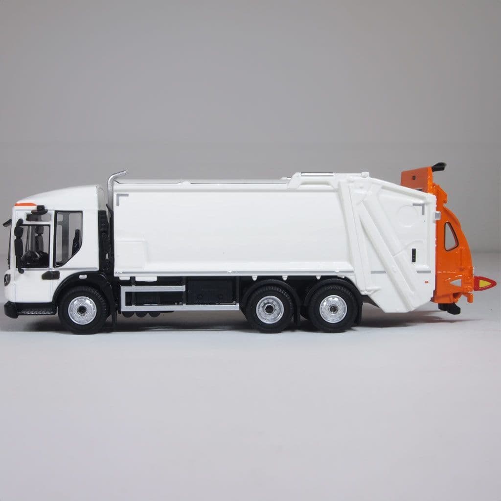 Premium OO Gauge Bin Day Bundle With Lorry, Wheelie Bins & Bin Bags