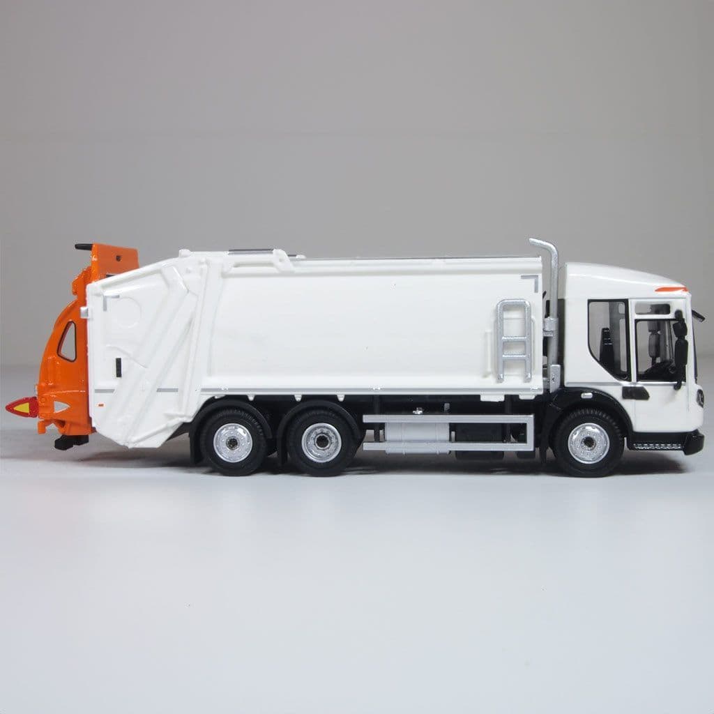 Premium OO Gauge Bin Day Bundle With Lorry, Wheelie Bins & Bin Bags