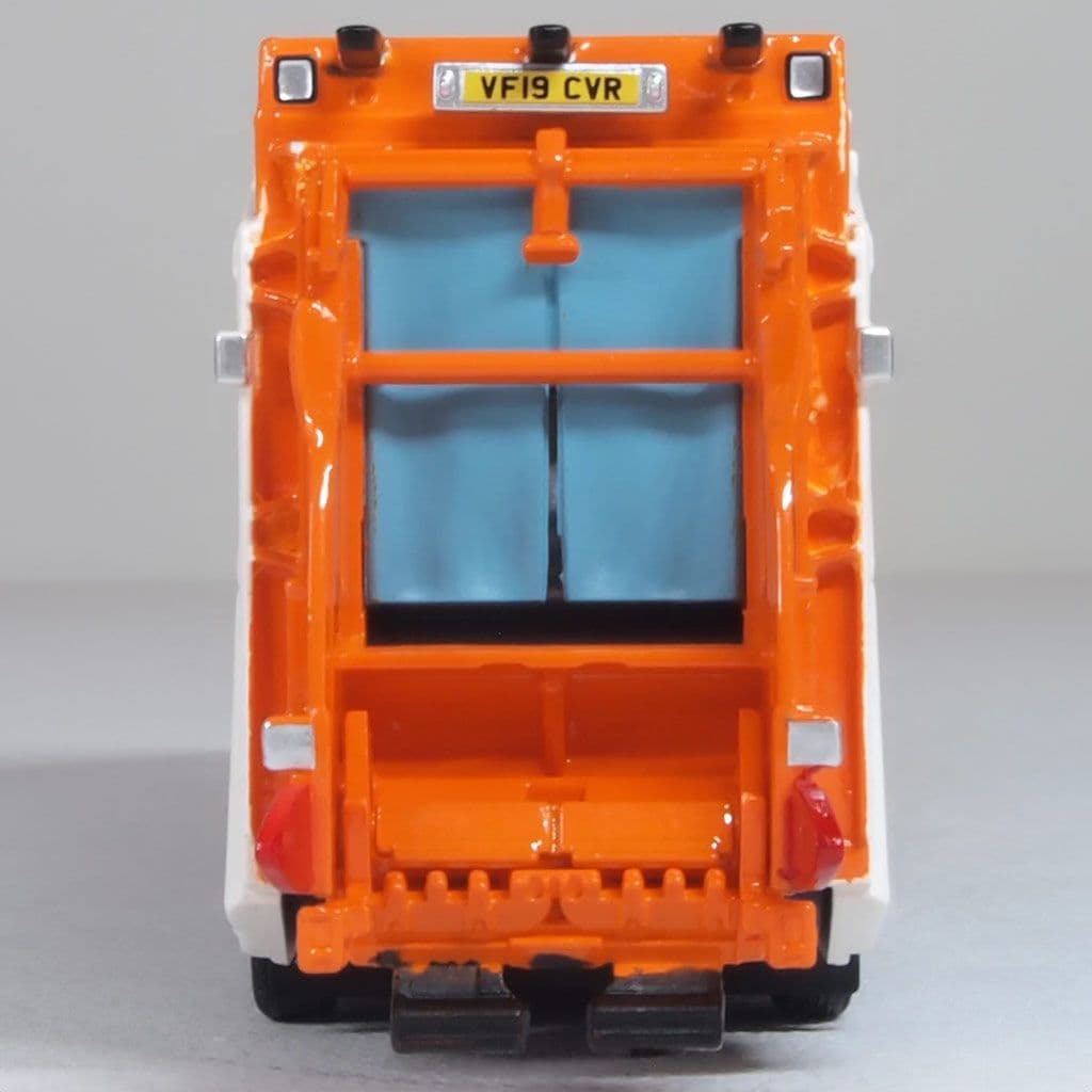 Premium OO Gauge Bin Day Bundle With Lorry, Wheelie Bins & Bin Bags
