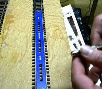 TAOOT10 Tracksetta Straight Track Laying Tool For OO/HO Track