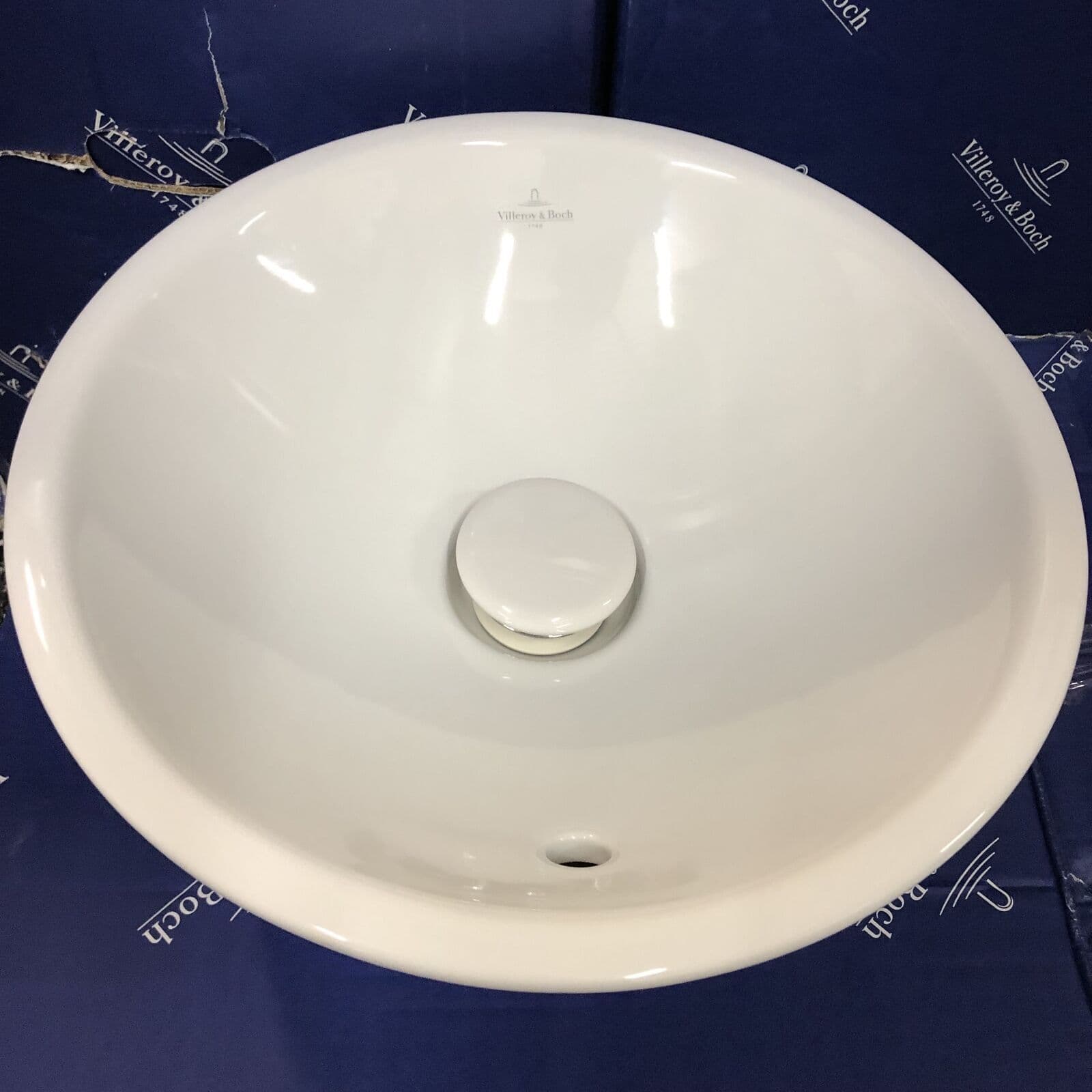 Villeroy & Boch LOOP AND FRIENDS Round Counter Top Basin 380mm 51480001