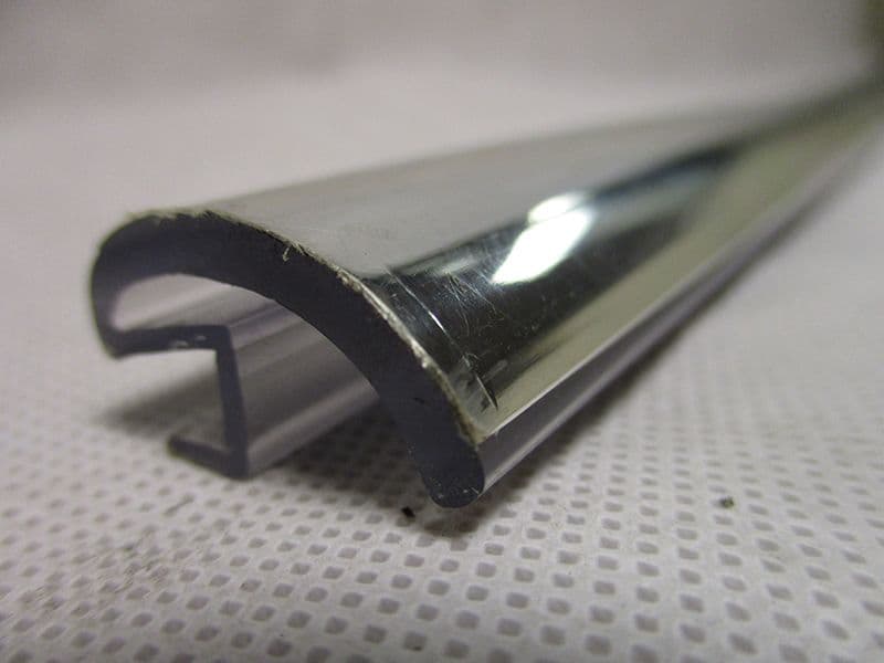 Bonded Windscreen Trim 552