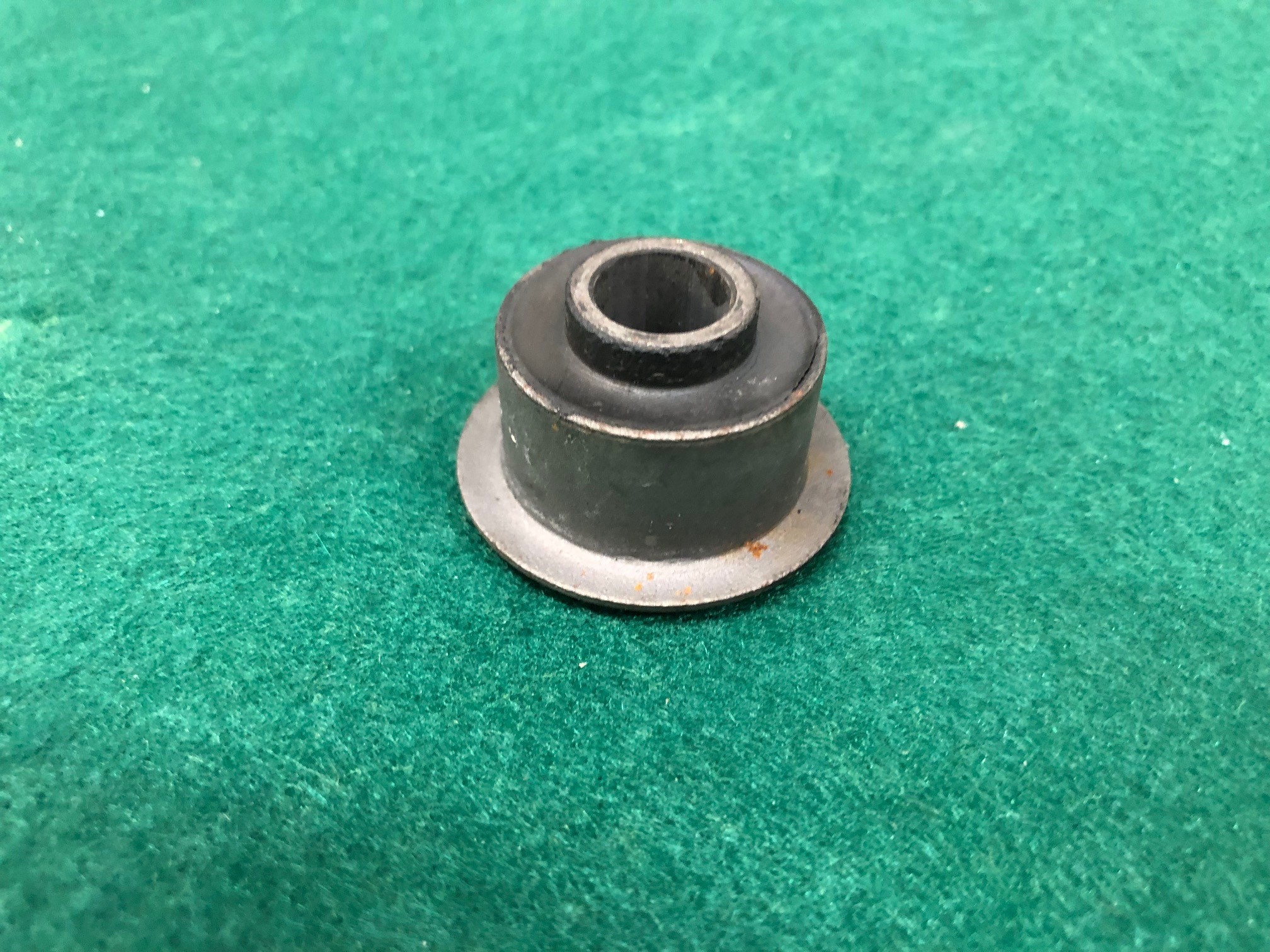 Flanged Bush-Raft Mount B2 932