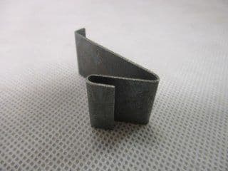 Parcel Shelf Clip Elan 690