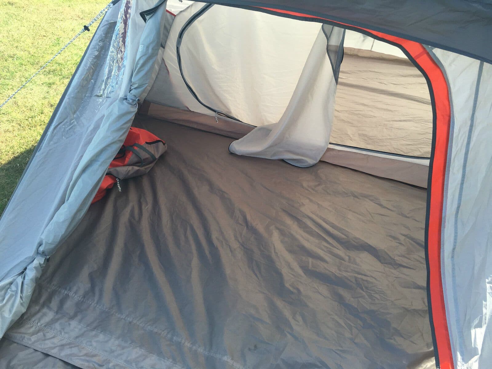 4 MAN INFLATABLE AIR TENT with PUMP and CARRY BAG camping caravan motorhome