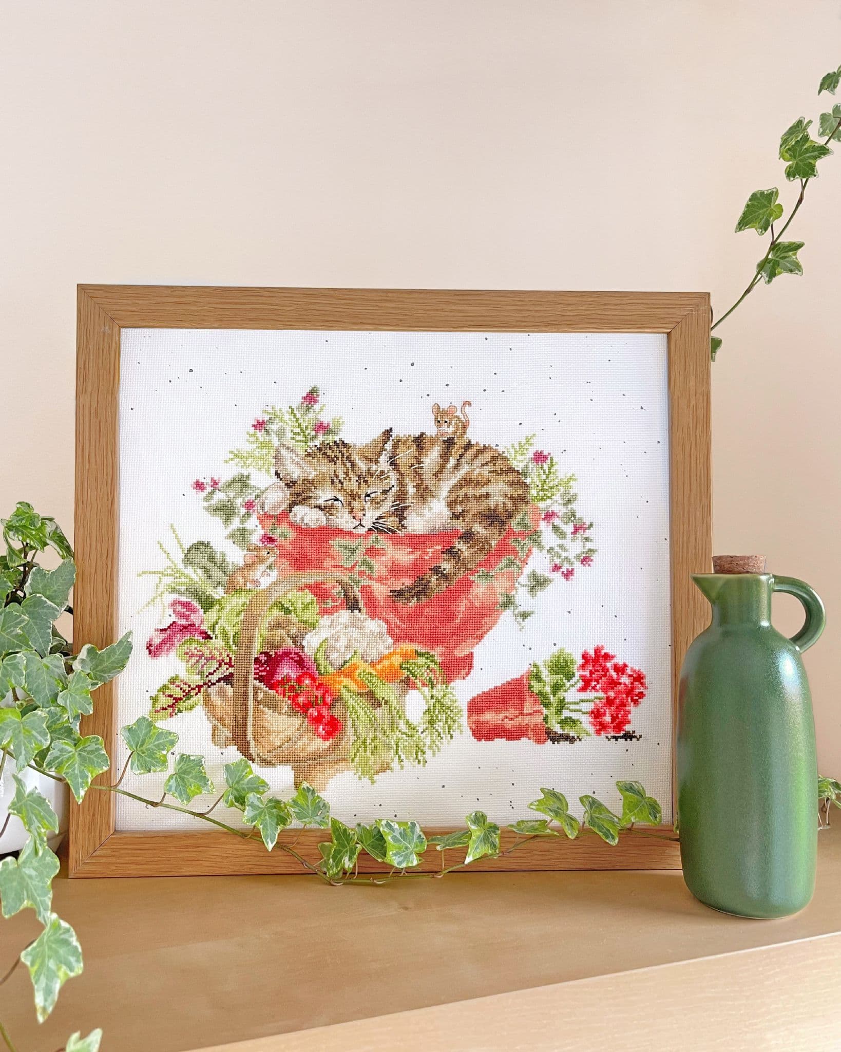 Bothy Threads Purrrfect Spot - Hannah Dale cross stitch kit - EXCESS STOCK