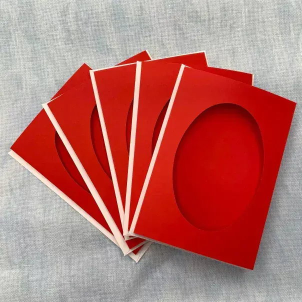Red Oval Tri-fold Aperture Cards & Envelopes 10 Pack