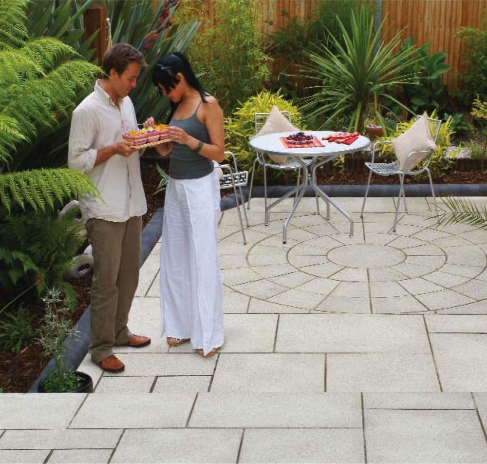 Brett Paving-Granite Elite -Silver Grey-PAVING SLABS MIXED SIZE 15 37m2