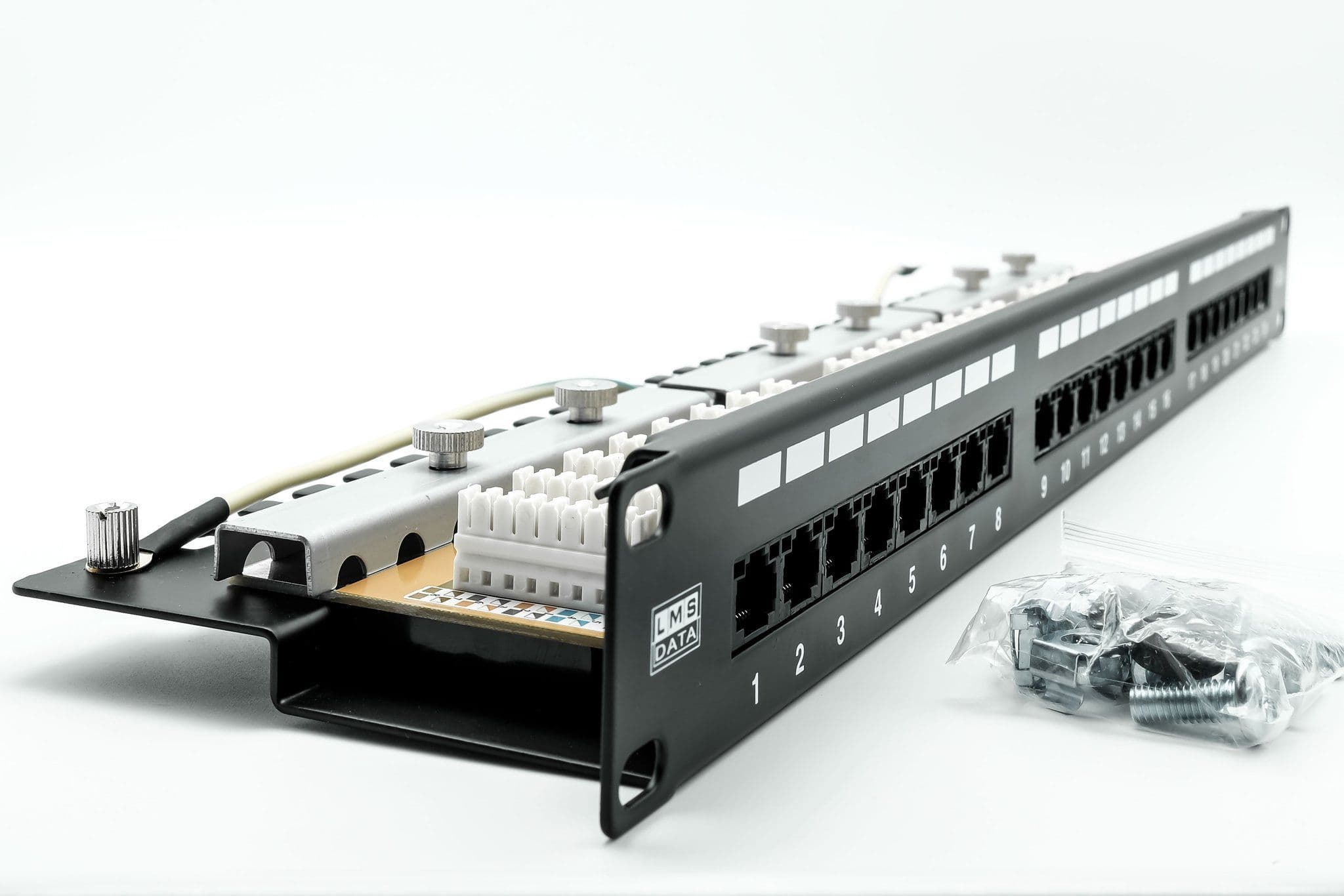 1U 19" 24 Port CAT6 Vertical RJ45 Patch Panel UTP with Cable Management ...