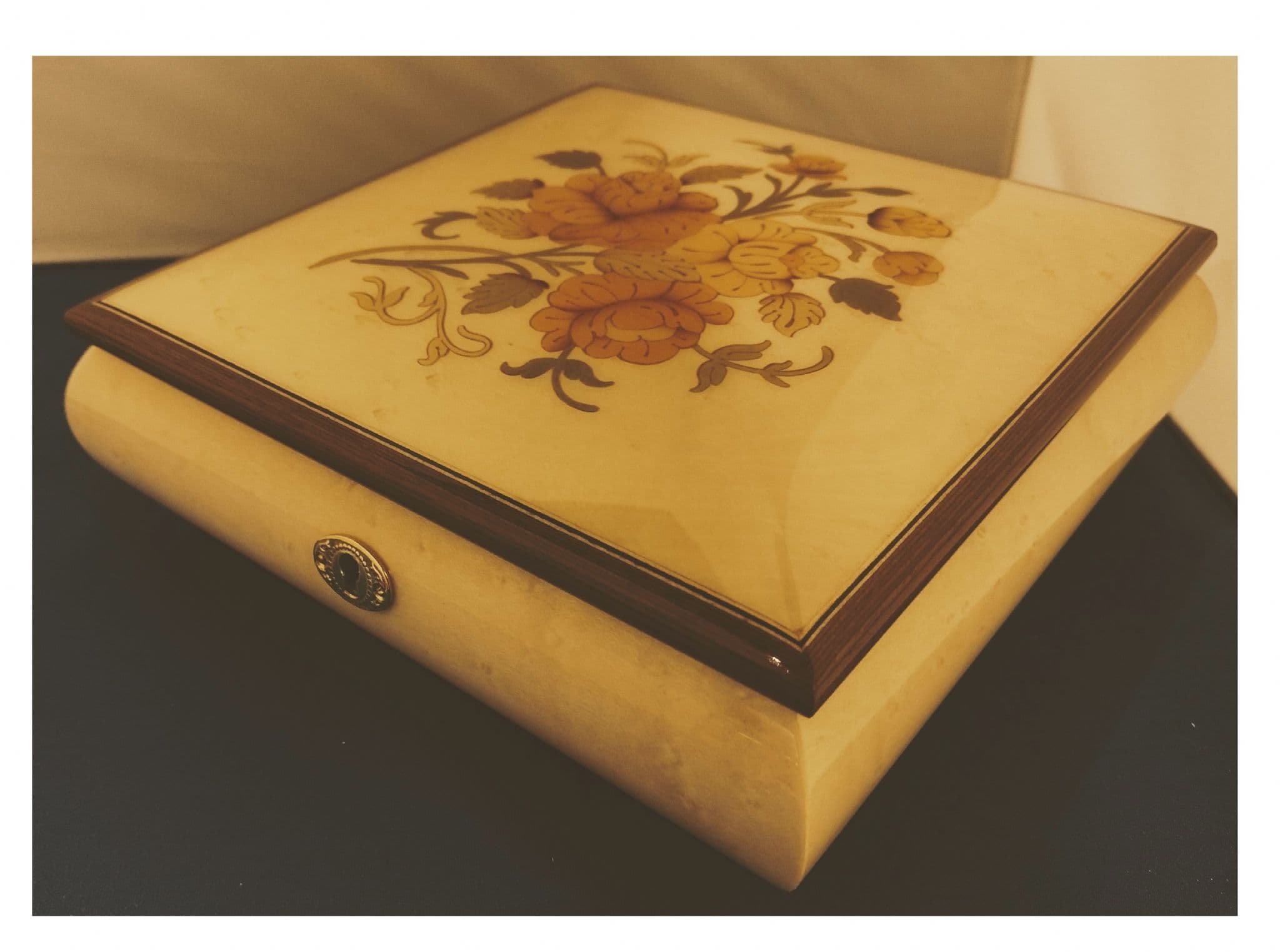 Musical Jewellery Boxes & Musical Jewelry Boxes From Shop 4 Music Boxes
