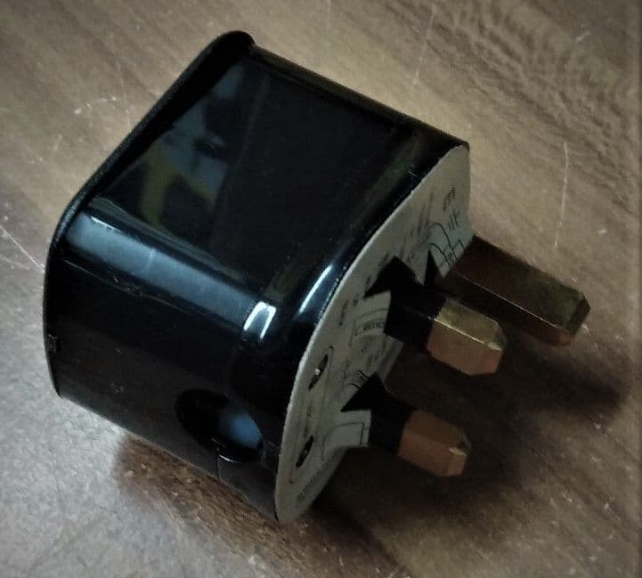 Replacement 13 amp plugs complete with built in surge protection From ...