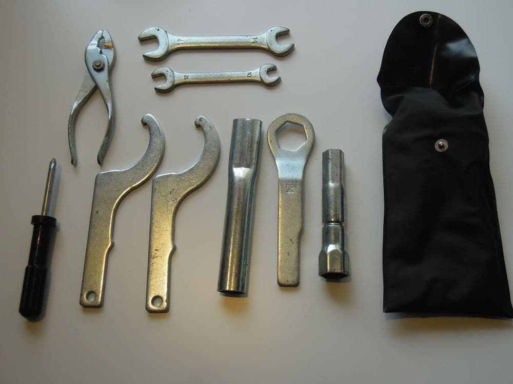 4KG-28100-00 Tool Kit