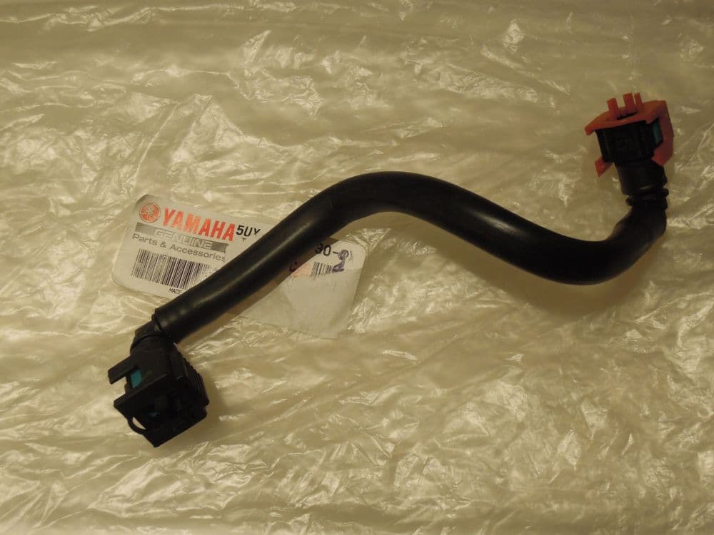 5UX-13971-00 Fuel Pipe 1