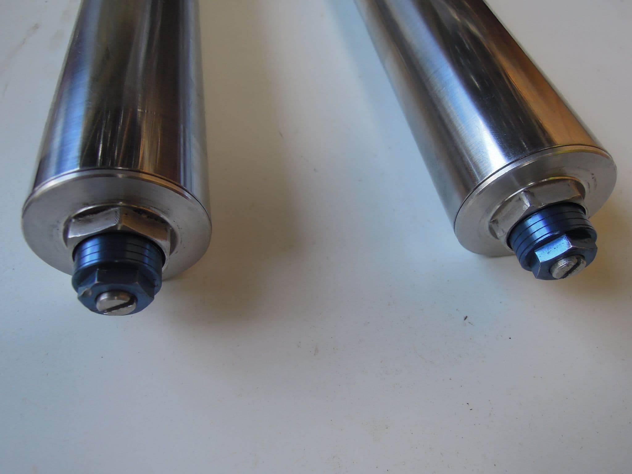 5UX-23102-20 5UX-23103-20 Fully adjustable forks