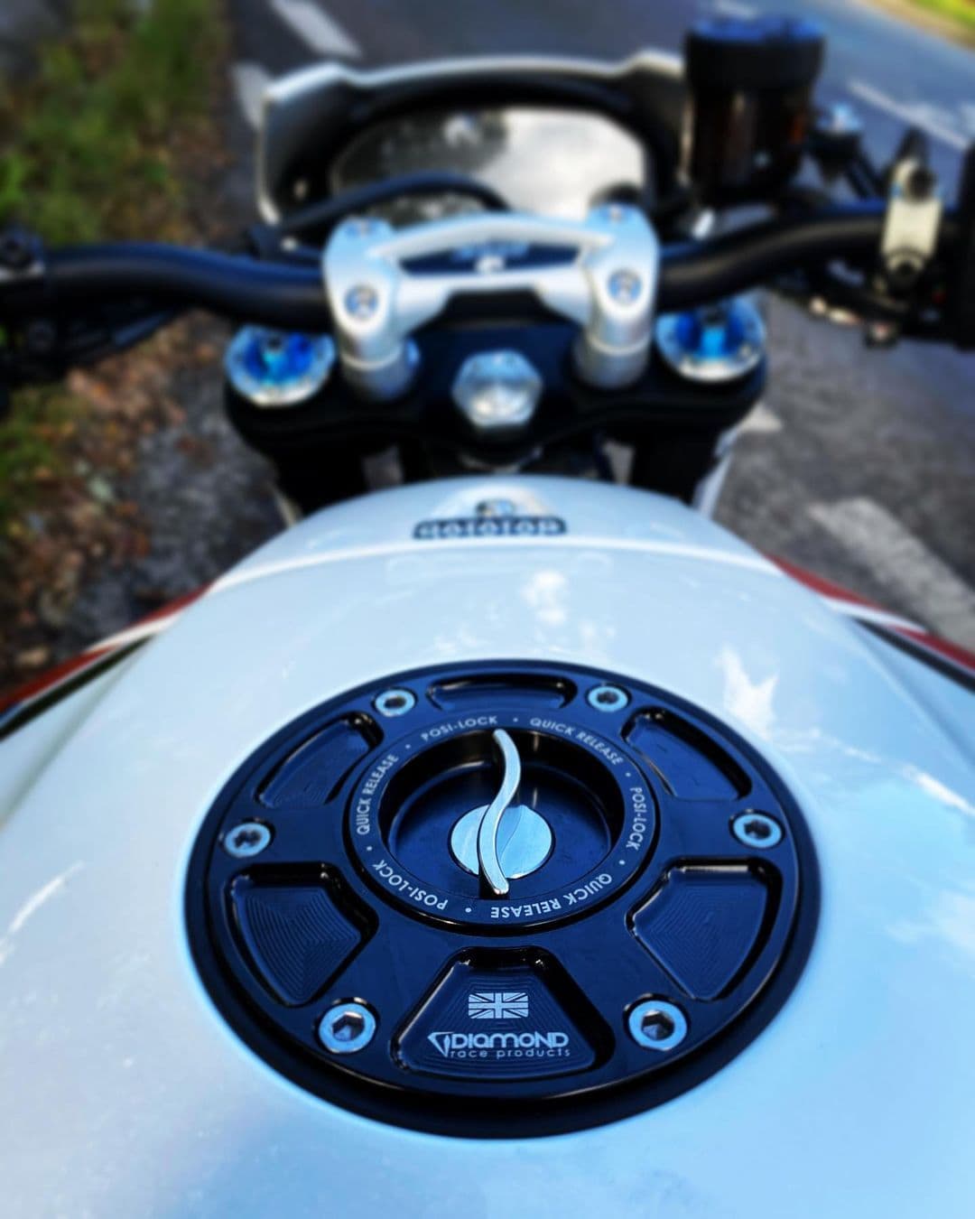 Diamond Race Products - Quick Release Tank Caps for Triumph motorcycles