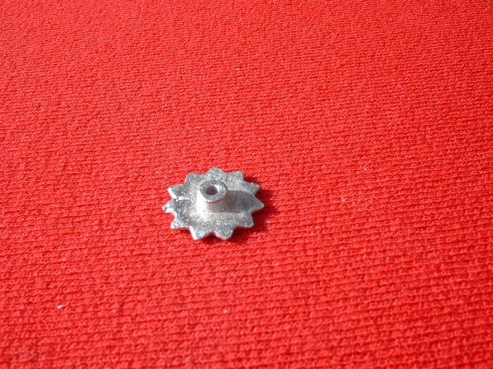 Dinky Toys 152A Light Tank LARGE cog Each