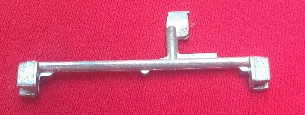 Dinky Toys 355 - Original - Lunar Roving Vehicle Axle connecting link ...