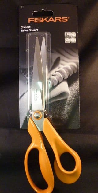 9843 Fiskars Classic Tailors Shears. 270mm. One Pair
