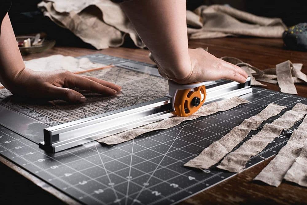 Combo Rotary Cutter & Ruler 12"x 12"