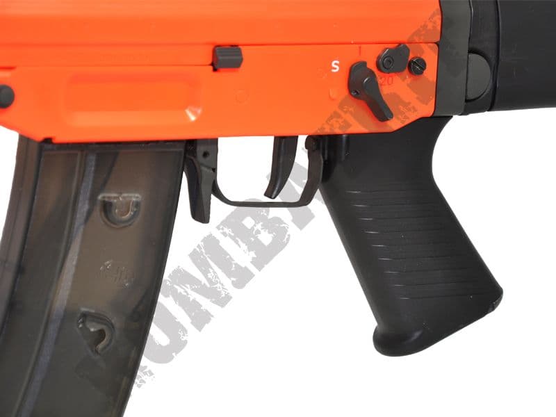KOMBATKIT: Legal Two Tone Pro Grade Replica Commando Airsoft Machine Gun