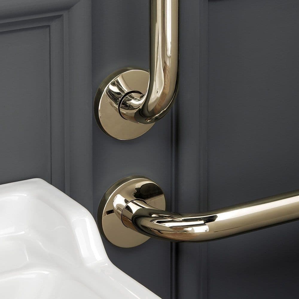 DTUK13XX Classic Close Coupled Doc M Toilet Pack - Brass