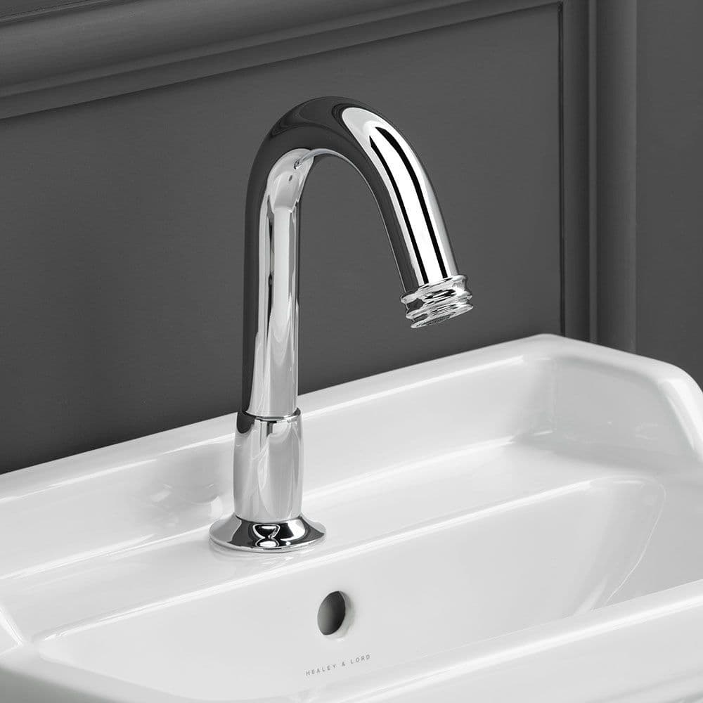 DTUK13XX Classic Close Coupled No Touch Doc M Toilet Pack - Chrome