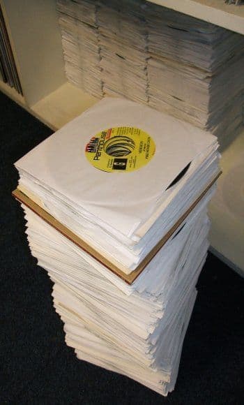100 ASSORTED 7" REGGAE VINYL SINGLES