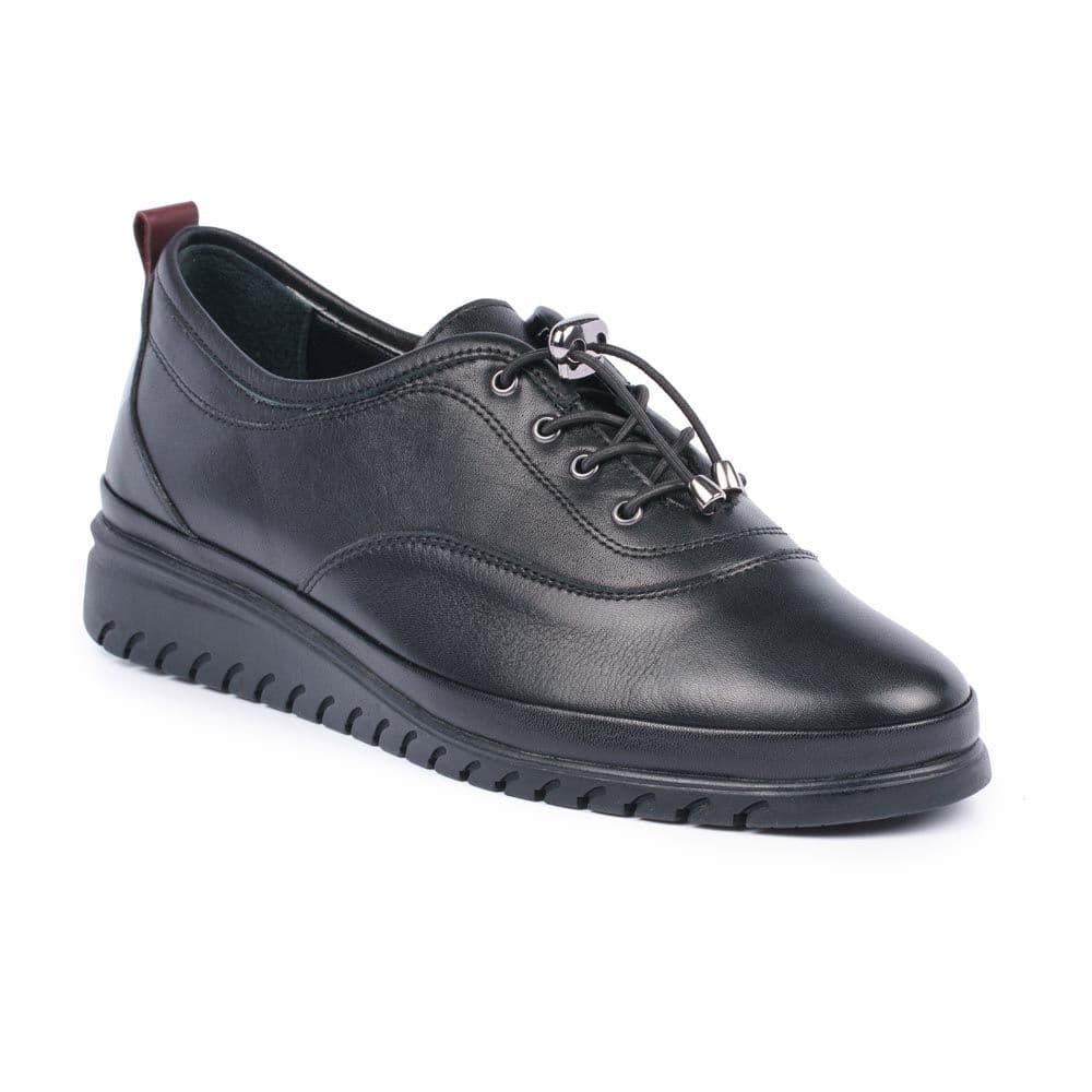 Lunar FLE106 Women s Leather Lace-Up Toggle Shoe - Black