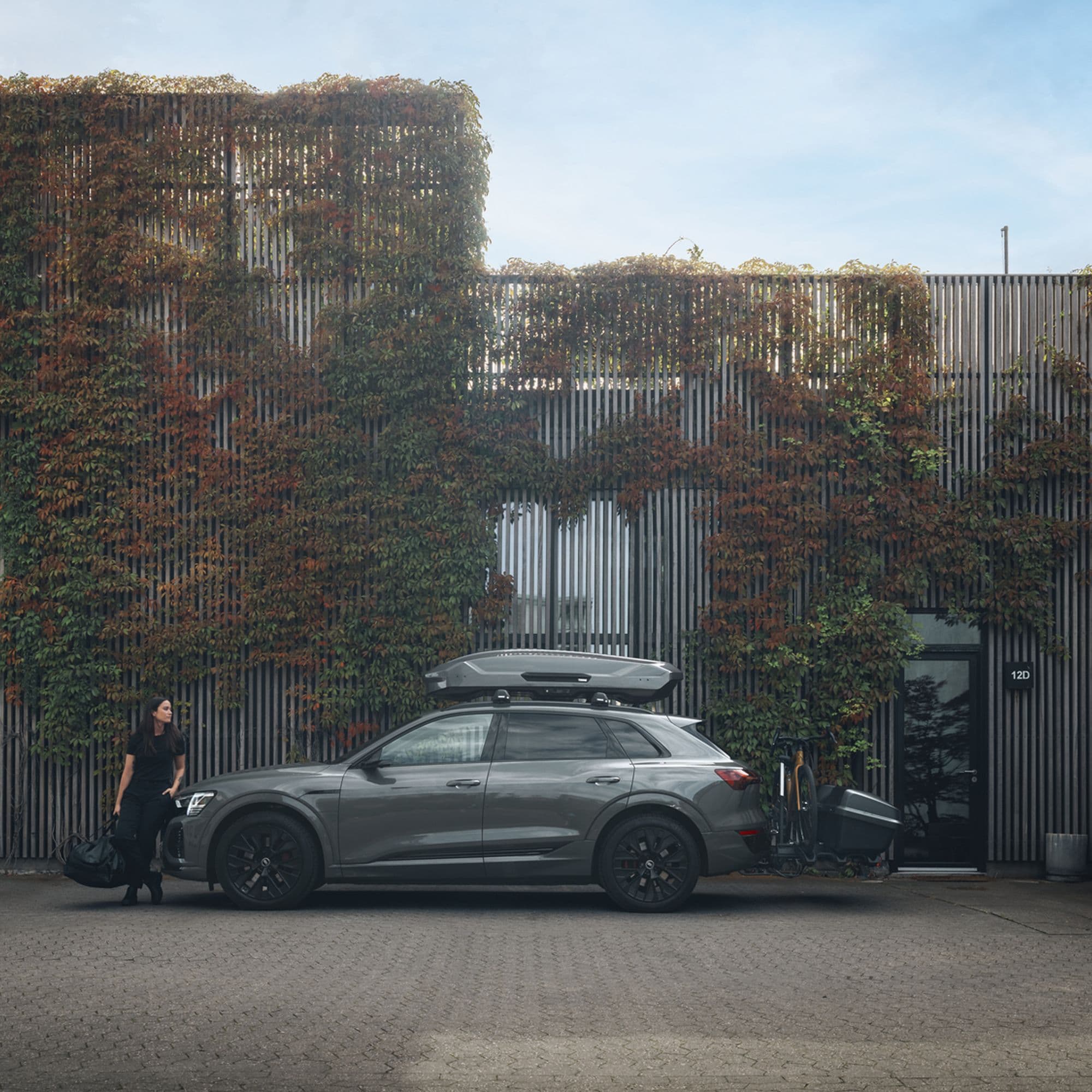 Thule EasyFold 3 & Santu 3 Bike Carrier Platform Rack & Cargo Box